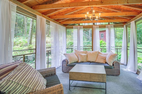 Casa (4 Bedrooms) | Interior. Outdoor Adventure Haven 14 Mi to Mount Snow Skiing