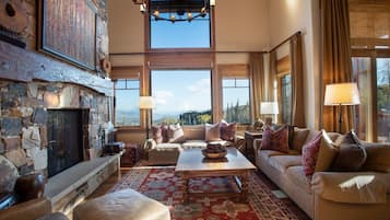 Apartamento em Condomínio Fechado, 5 quartos | Sala de estar | Smart TV