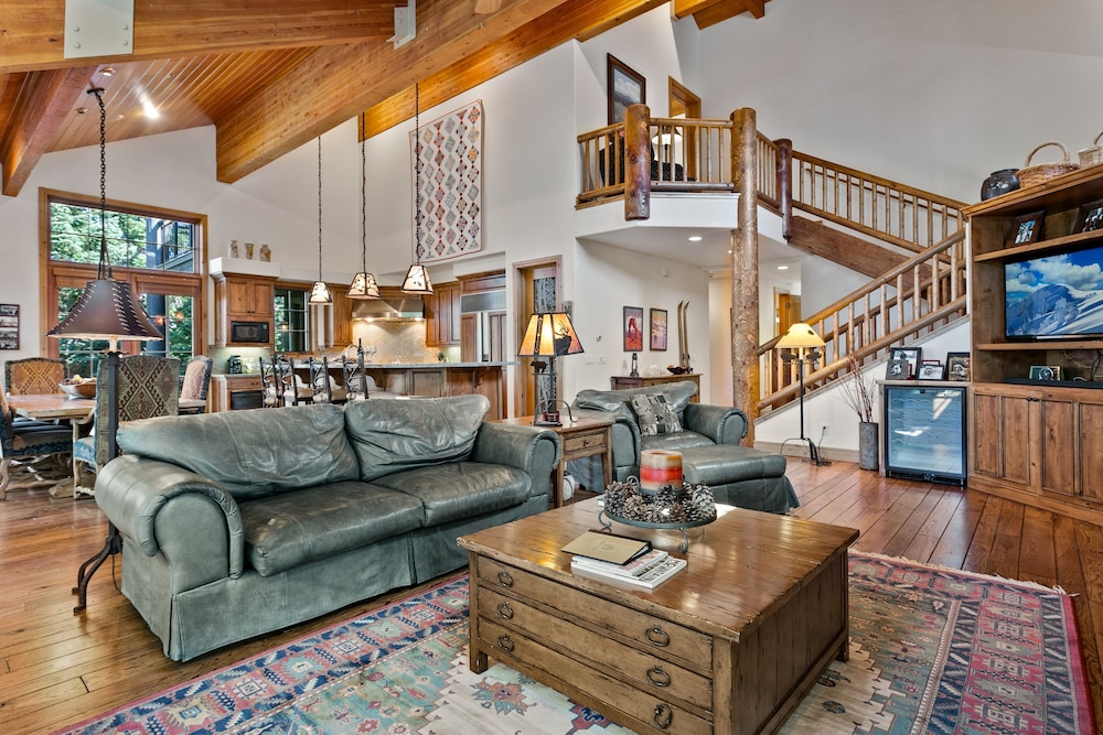 Bellemont Home At Deer Valley Resort - 6 Bedroom Home With Hot Tub #8 6 Home - Deer Valley, UT