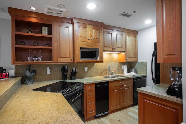 Condo, 1 quarto | Cozinha privada | Geladeira, fogão, cafeteira/chaleira, torradeira