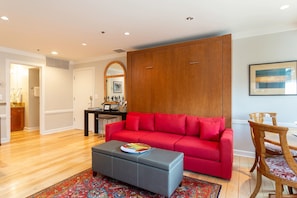 Condo, 1 quarto | Área de estar | Smart TV