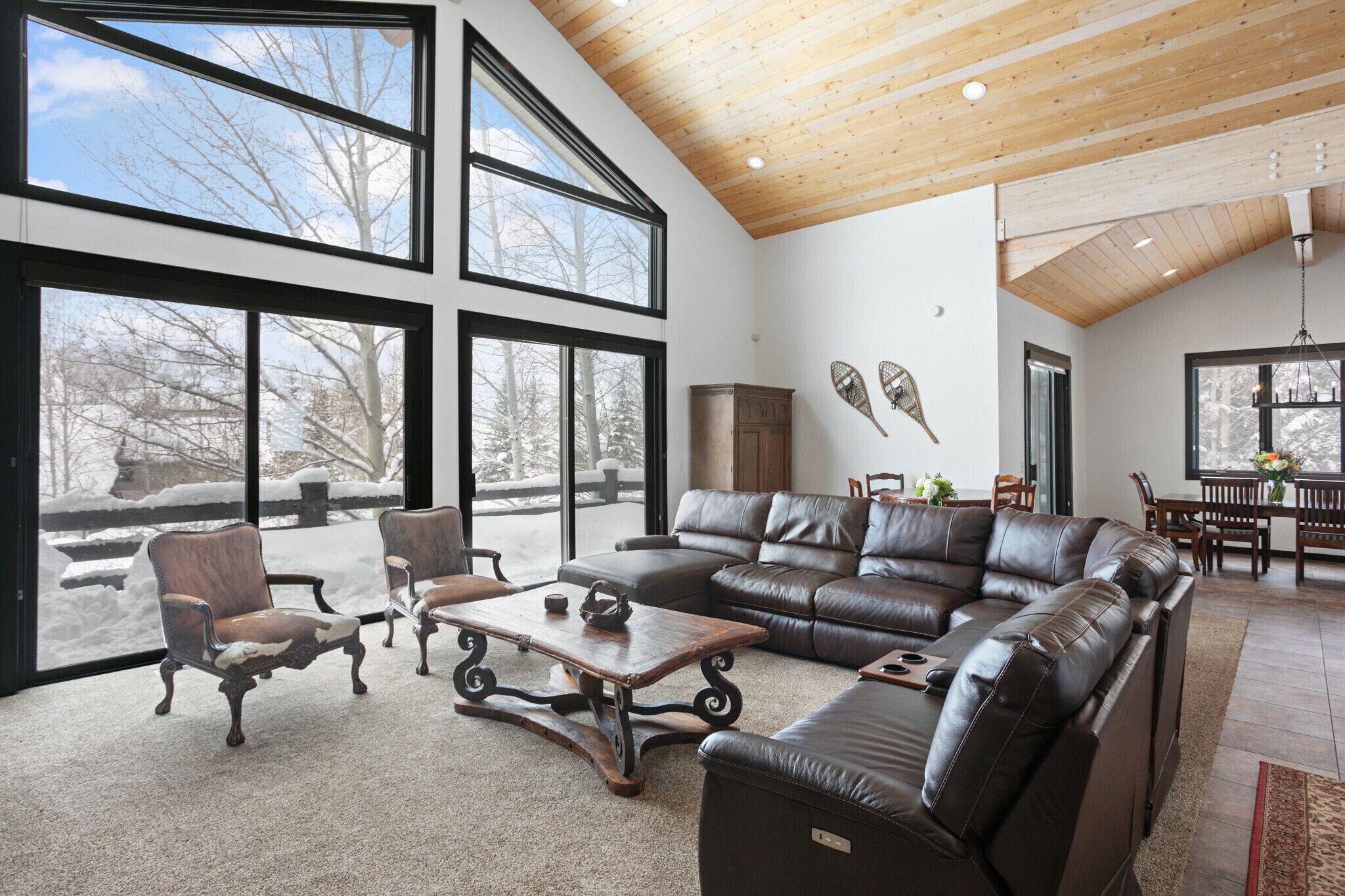 Casa, 5 quartos | Sala de estar | Smart TV 