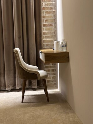 Quarto casal standard | Escrivaninha, Wi-Fi de cortesia