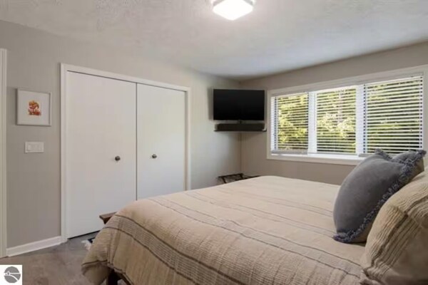 2br Escape Torch Lake Views Golf 755 - Alden, MI