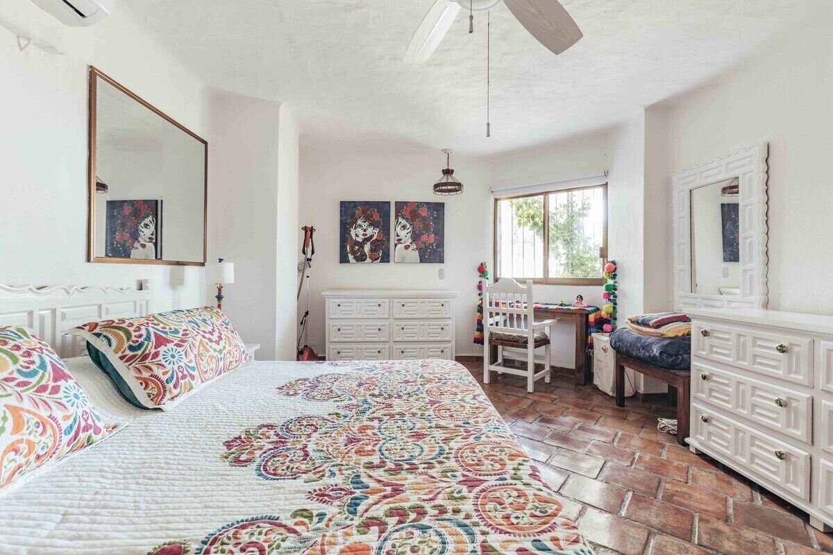 Apartamento, várias camas, acesso à piscina, vista para a praia (115-VistadelSol) | 2 quartos, individualmente decorados, individualmente mobiliados