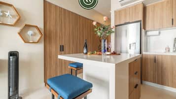 Apartamento em Condomínio Fechado, 1 cama king-size e sofá-cama (Harbor 171 North Tower 804) | Interior
