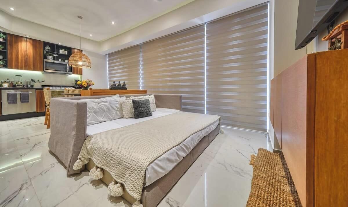 Apartamento em Condomínio Fechado, 1 cama king-size e sofá-cama, vista para o oceano (Dsire 402) | 1 quarto, com decoração personalizada, com mobília individualizada 