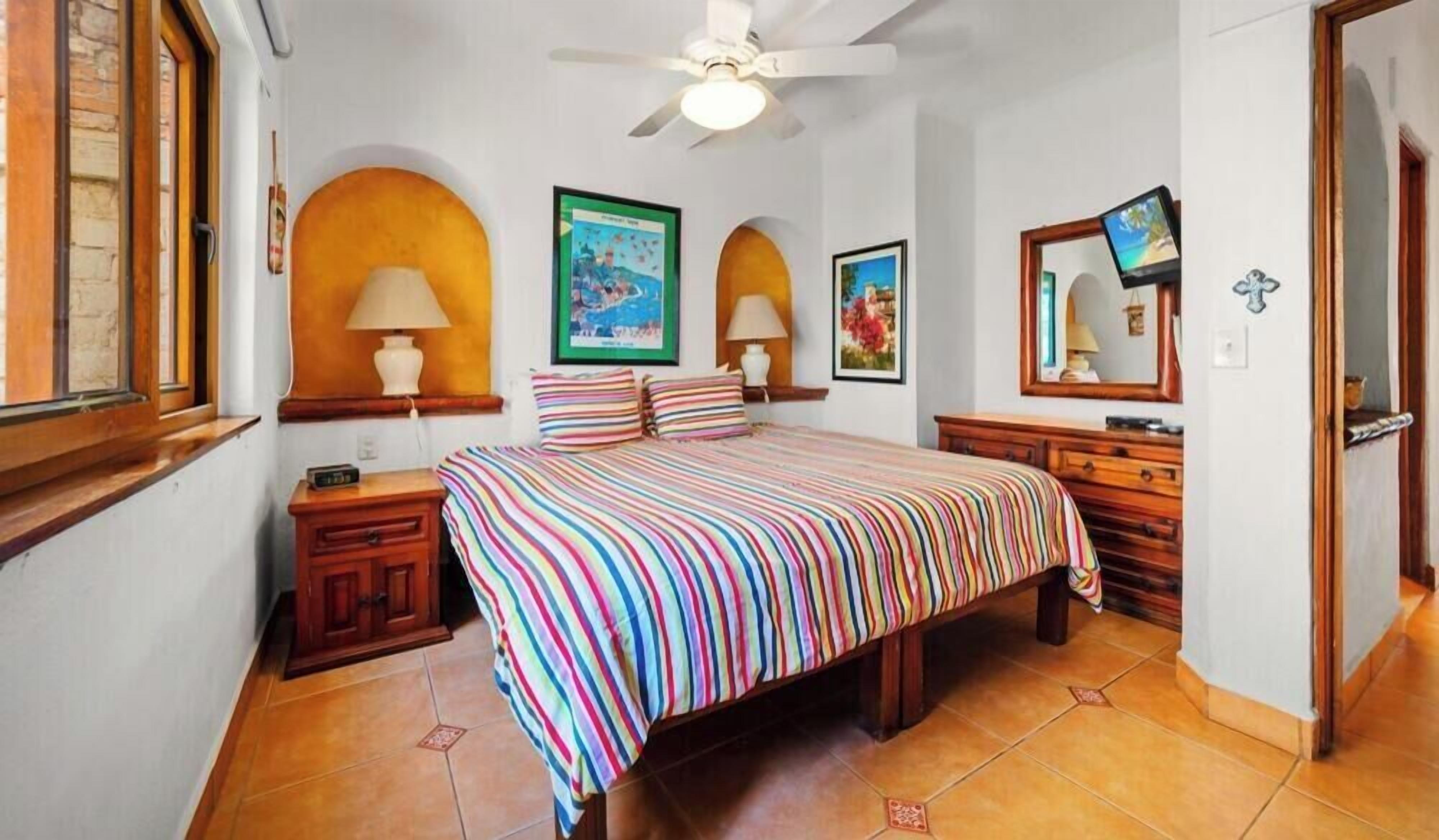 Apartamento em Condomínio Fechado, 1 cama king-size, acesso à piscina (306-Plaza Mar) | 1 quarto, com decoração personalizada, com mobília individualizada 