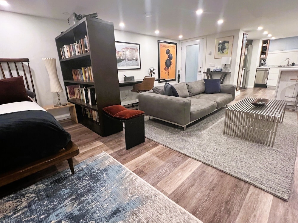 This unit is close to the subway and a short walk to the Ossington Ave ...