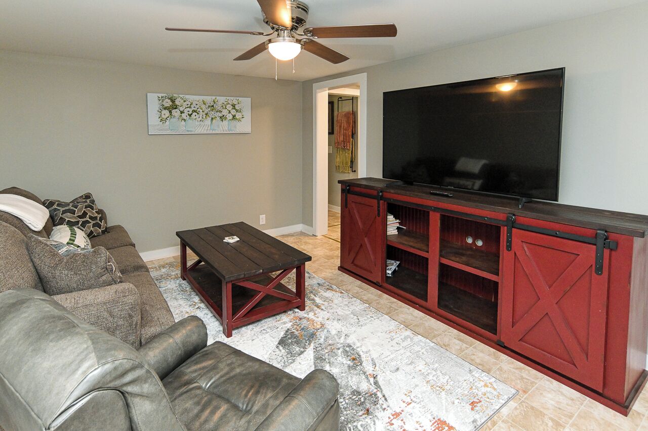 Comfort Time After Time In Fayetteville Tennessee. 3-bedroom Pet Friendly Apt. - Lynchburg, TN