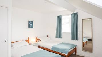 3 quartos, com decoração personalizada, com mobília individualizada