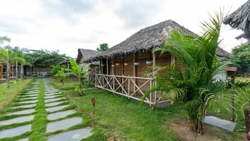 Quarto casal luxo, sacada, vista para a montanha | Área de estar