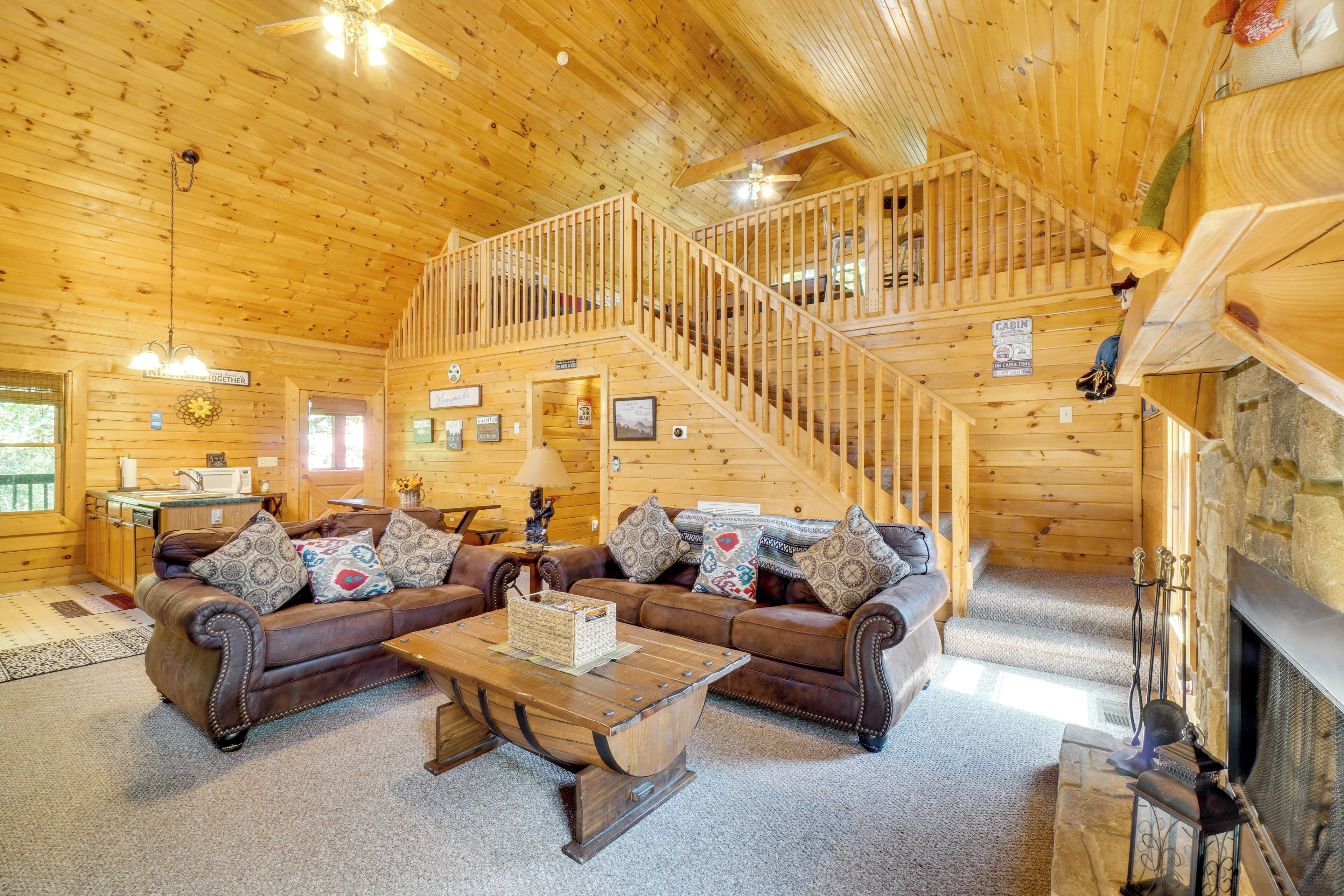 Walk To Douglas Lake: Cabin W/ Private Hot Tub! - Dandridge, TN
