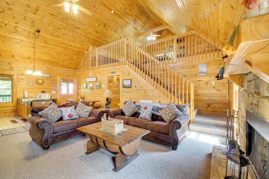 Walk To Douglas Lake: Cabin W/ Private Hot Tub! - Dandridge, TN