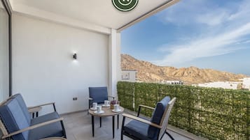 Apartamento, várias camas, varanda, Vista para a cidade (Torre Maria 101) | Terrenos do alojamento