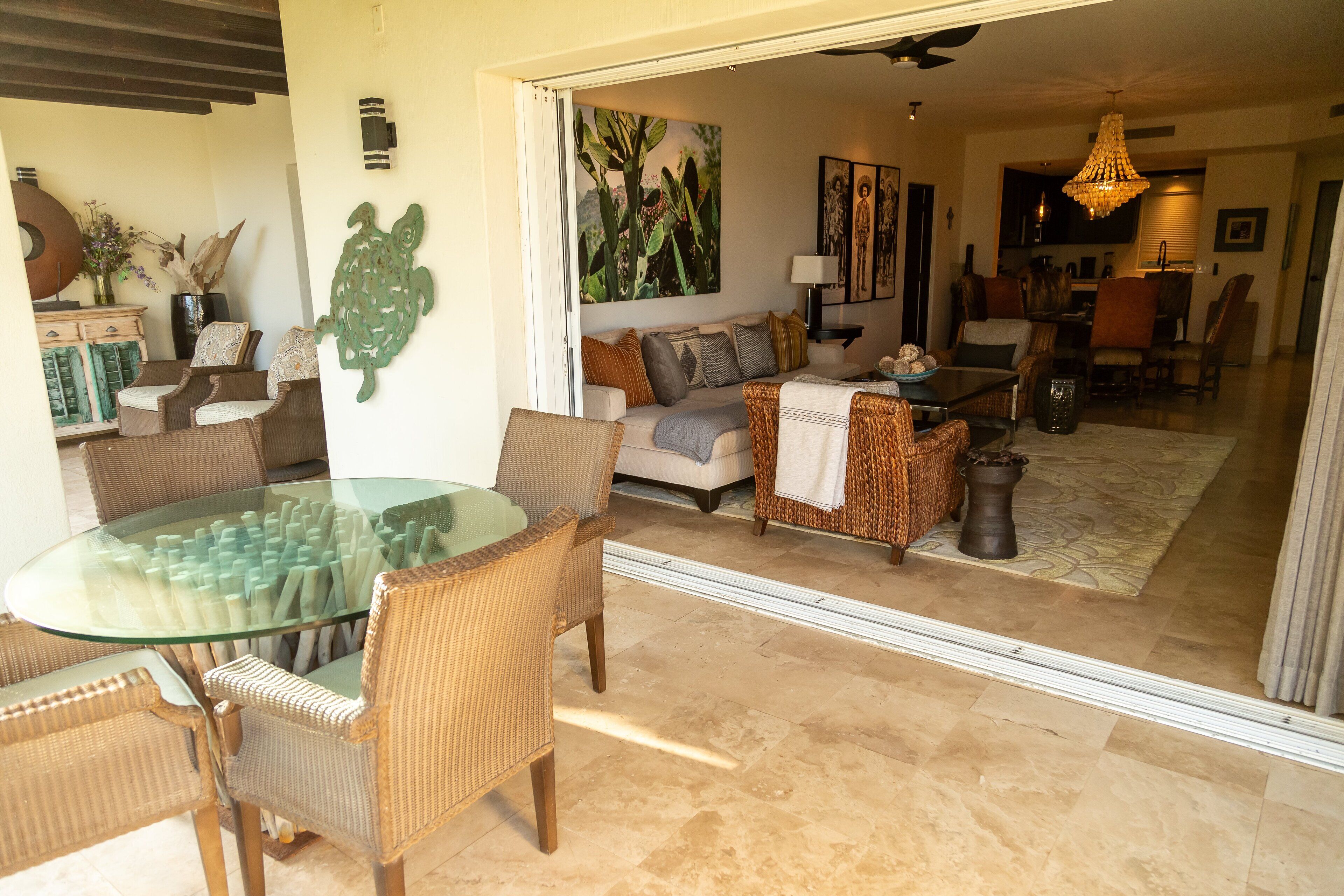 Apartamento, várias camas, varanda, vista para o oceano (Tortuga Bay TBB 2102) | Opções para refeição