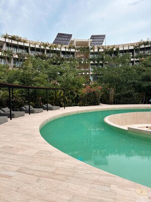 4 piscinas externas