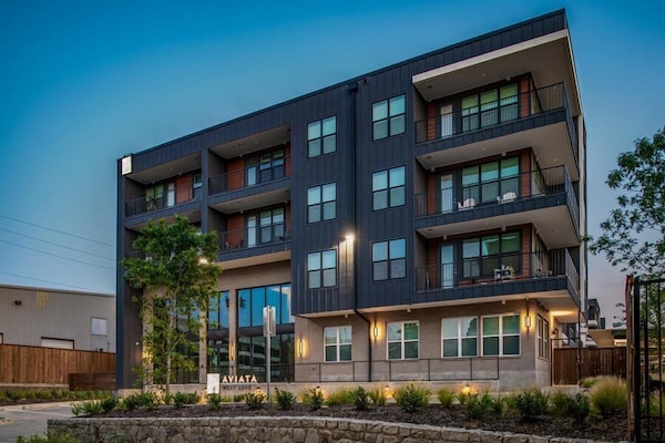 Boulevard Stays - Medical District - Dallas, TX