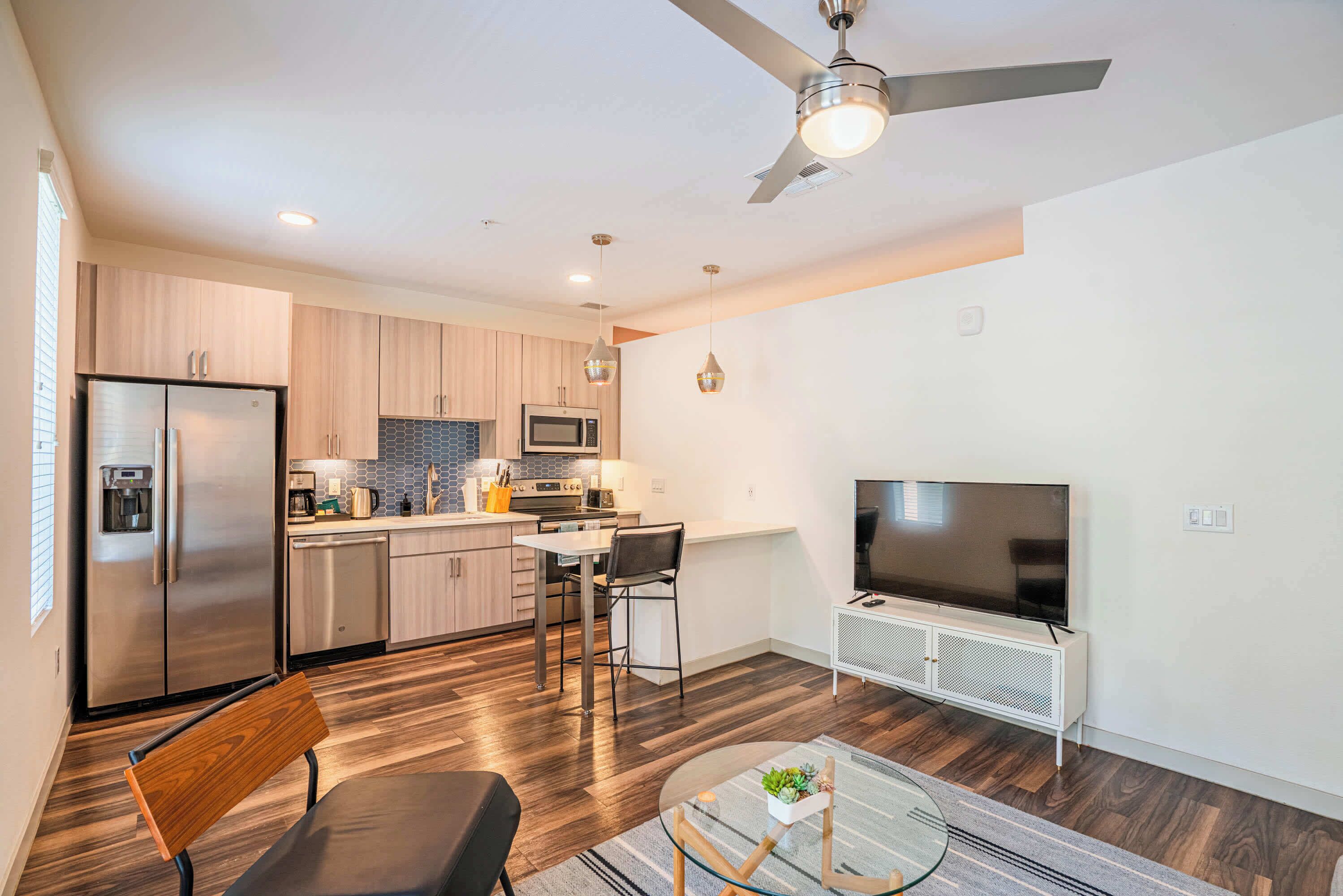 Apartamento standard, 1 quarto (Apartment) | Área de estar | Smart TV 50 polegadas com canais digitais