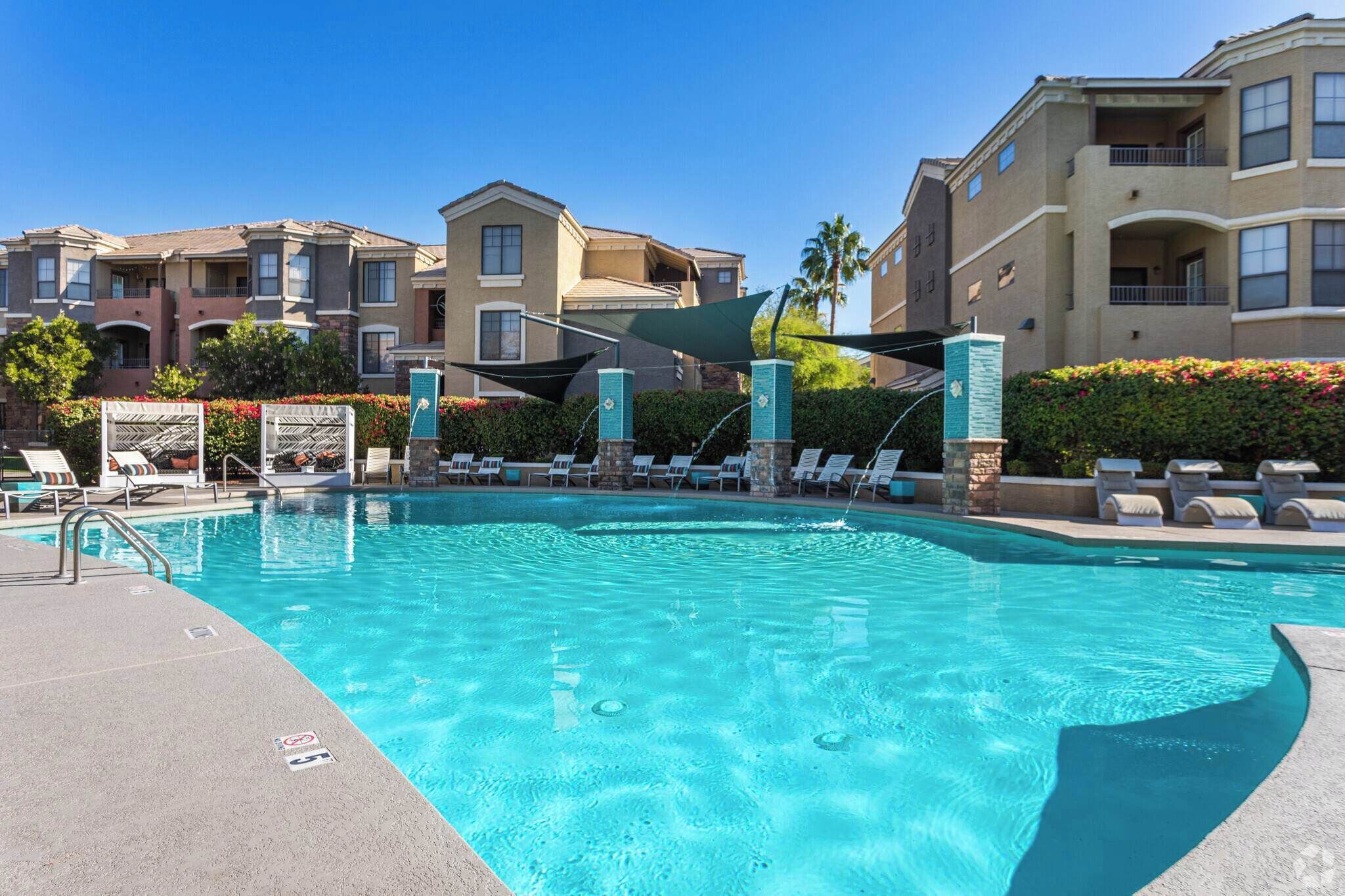 Piscina exterior sazonal 