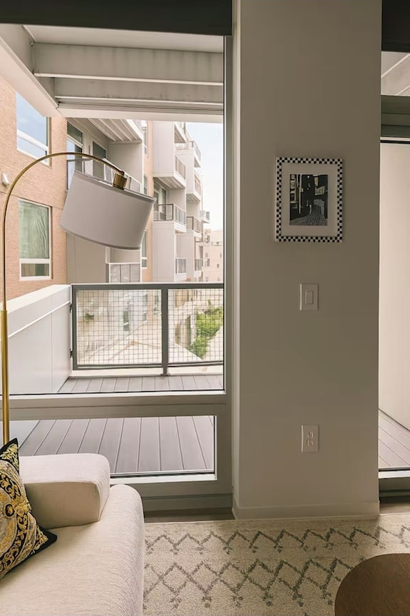 2-bedroom Apart In Cambridge With Balcony Garage Parking - Boston, MA