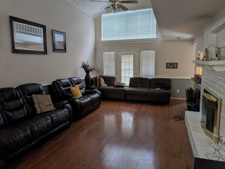 Charming 3-bedroom Townhome In Welcoming Community Of Q.v. In Missouri City - シュガーランド, TX