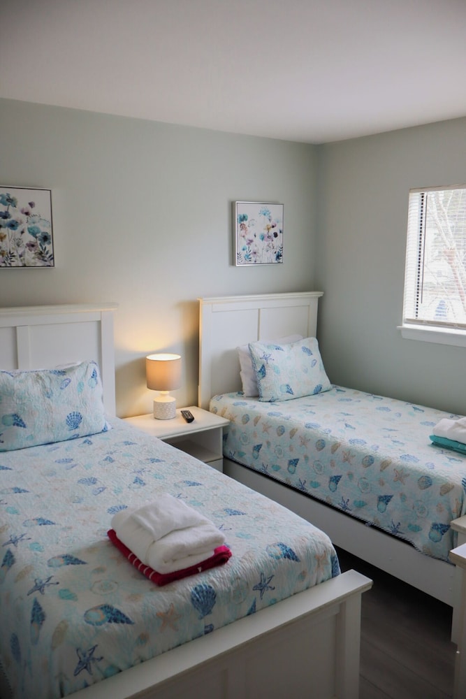 Short Walk to the Beach - Poolside Condo - Fiddler's Cove - Hilton Head ...