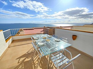 2222 - MEDITERRANEO A 1-8, HOLIDAYS ON THE ROCKS, 1st LINE OF SEA ...