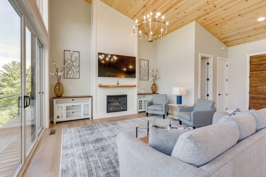 Mtn-view Decks & Fire Pit: Quiet Brasstown Escape - Murphy, NC