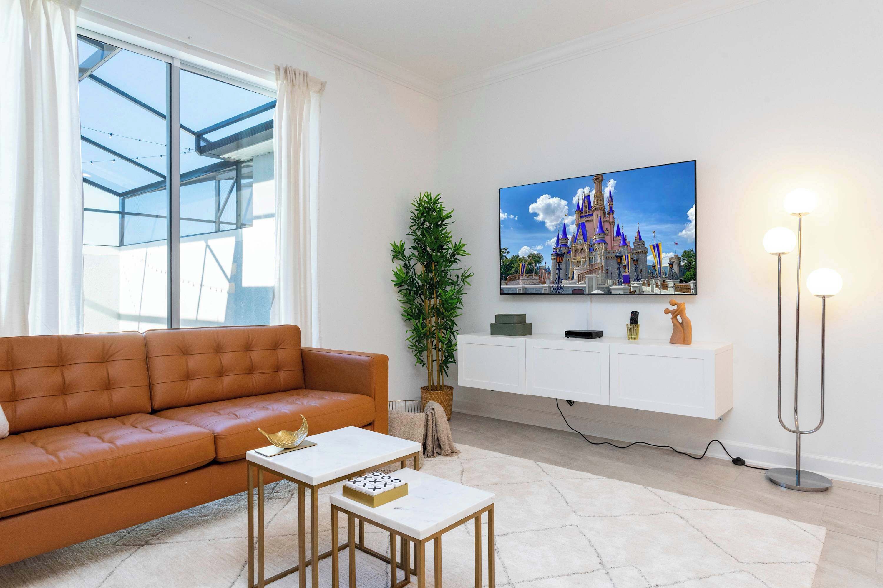 Stylish & Fun Retreat, Pool, Themed Rooms - Kissimmee, FL