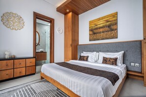 Villa Deluxe, 2 quartos, piscina privativa, vista para a piscina | Ferro/tábua de engomar, Wi-fi grátis 