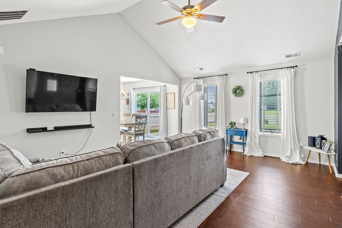 Cozy Ranch | Yard, Bbq & Pool | Pet Friendly - Fort Wayne, IN