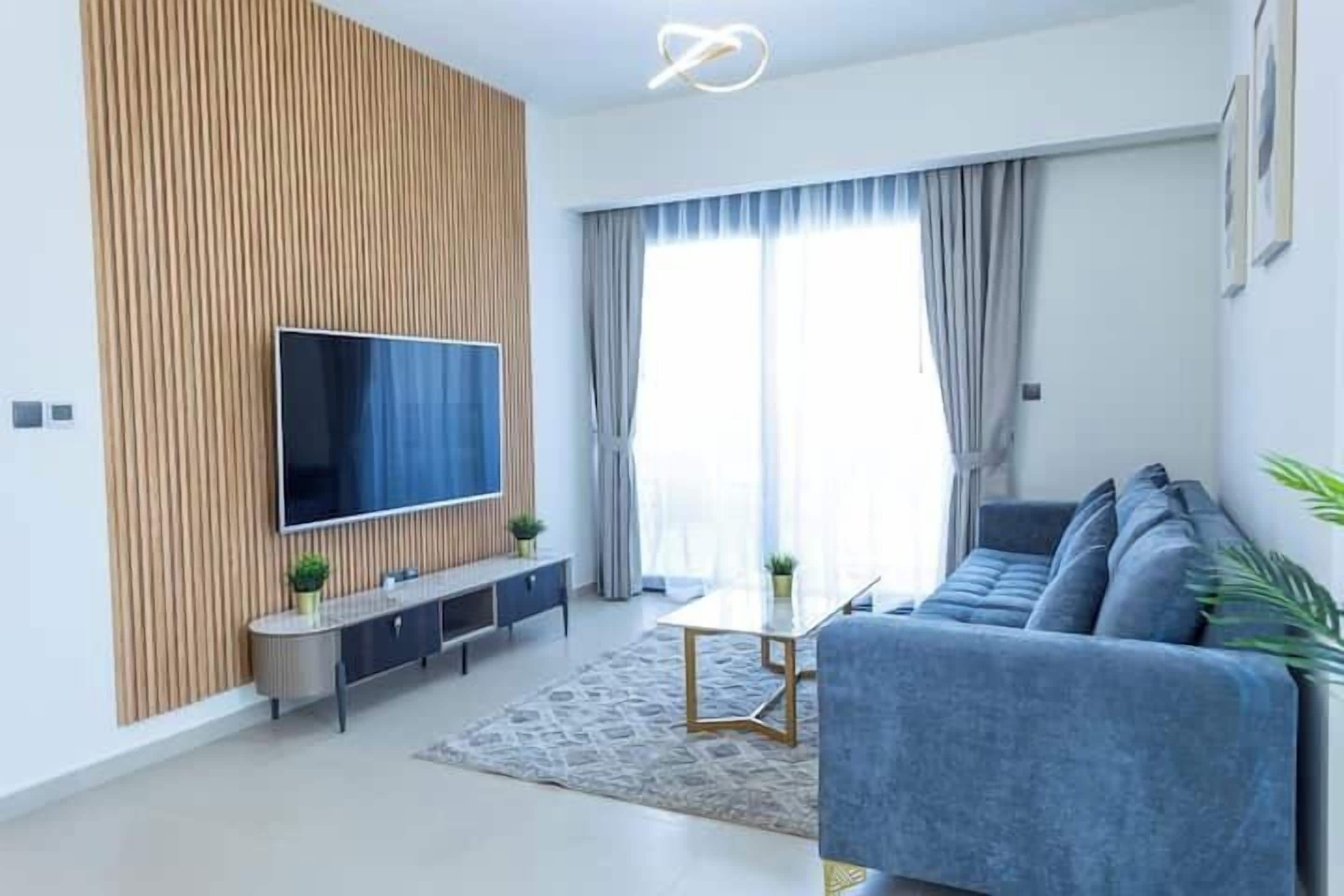 Apartamento | Casa de banho | Um polibã, artigos de higiene pessoal grátis, um secador de cabelo 