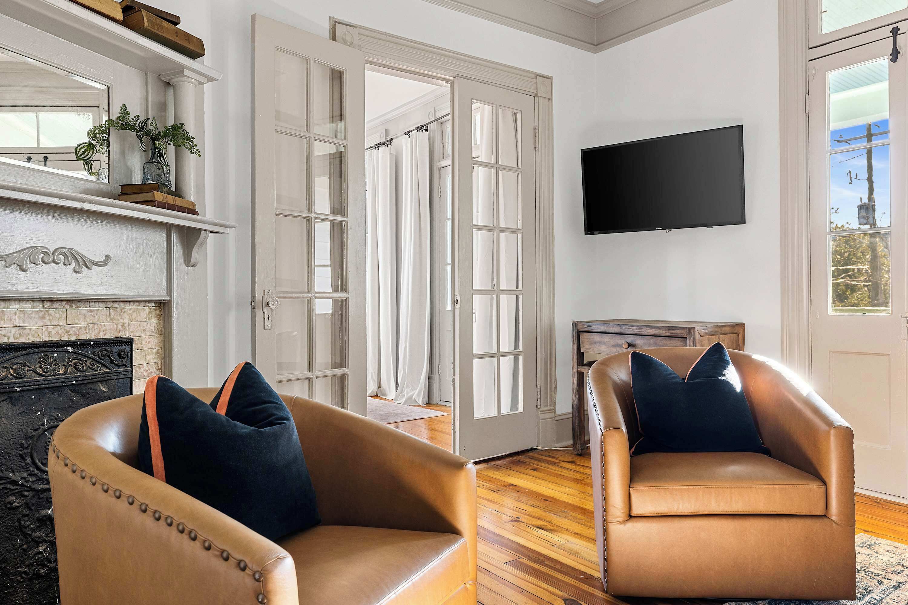 New Historic Home By King St W. Parking! - Mount Pleasant, SC
