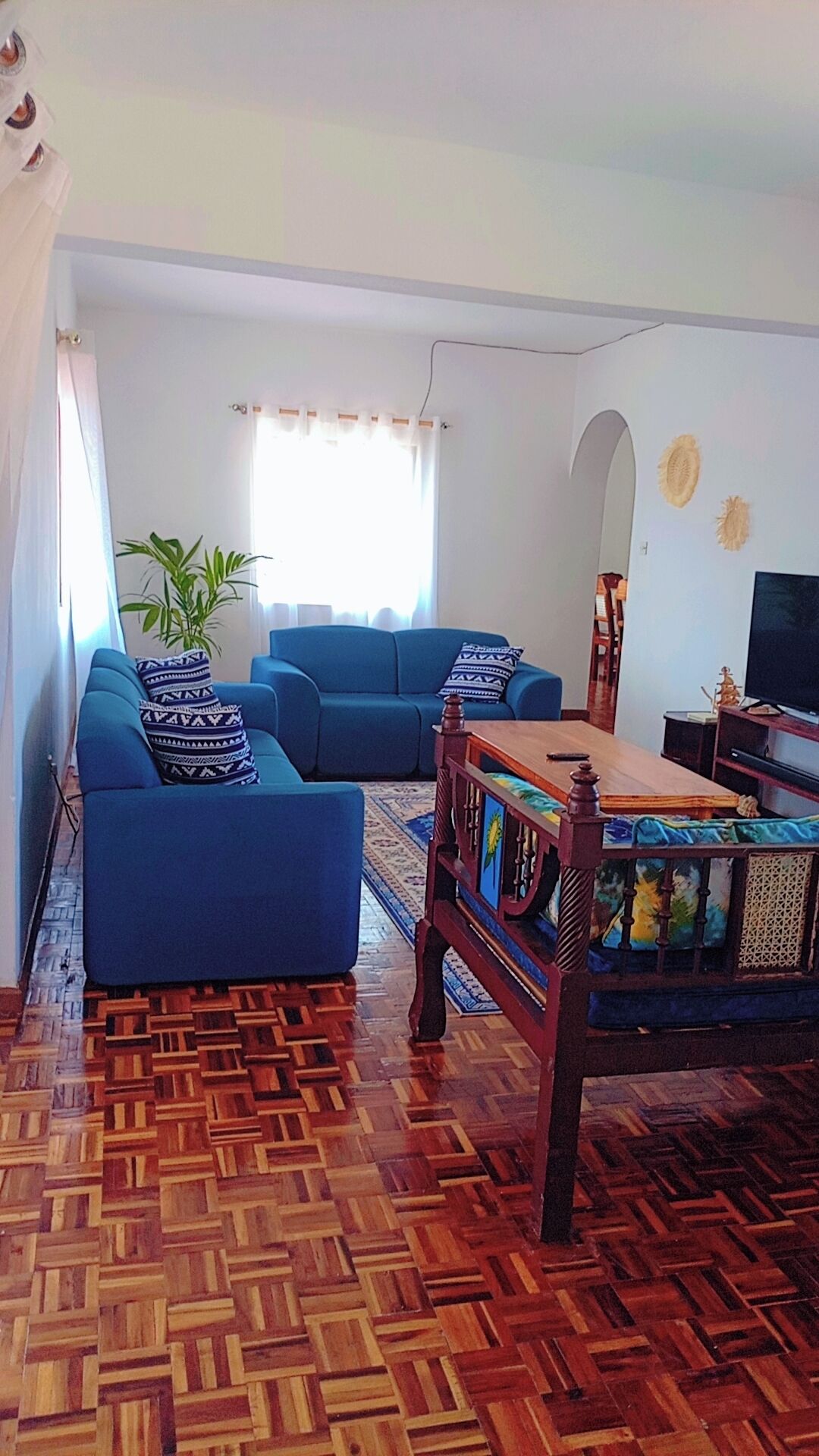 Rustic Themed Penthouse W/private Rooftop, 5 Min Walk To The White Sandy Beach - Diani Beach