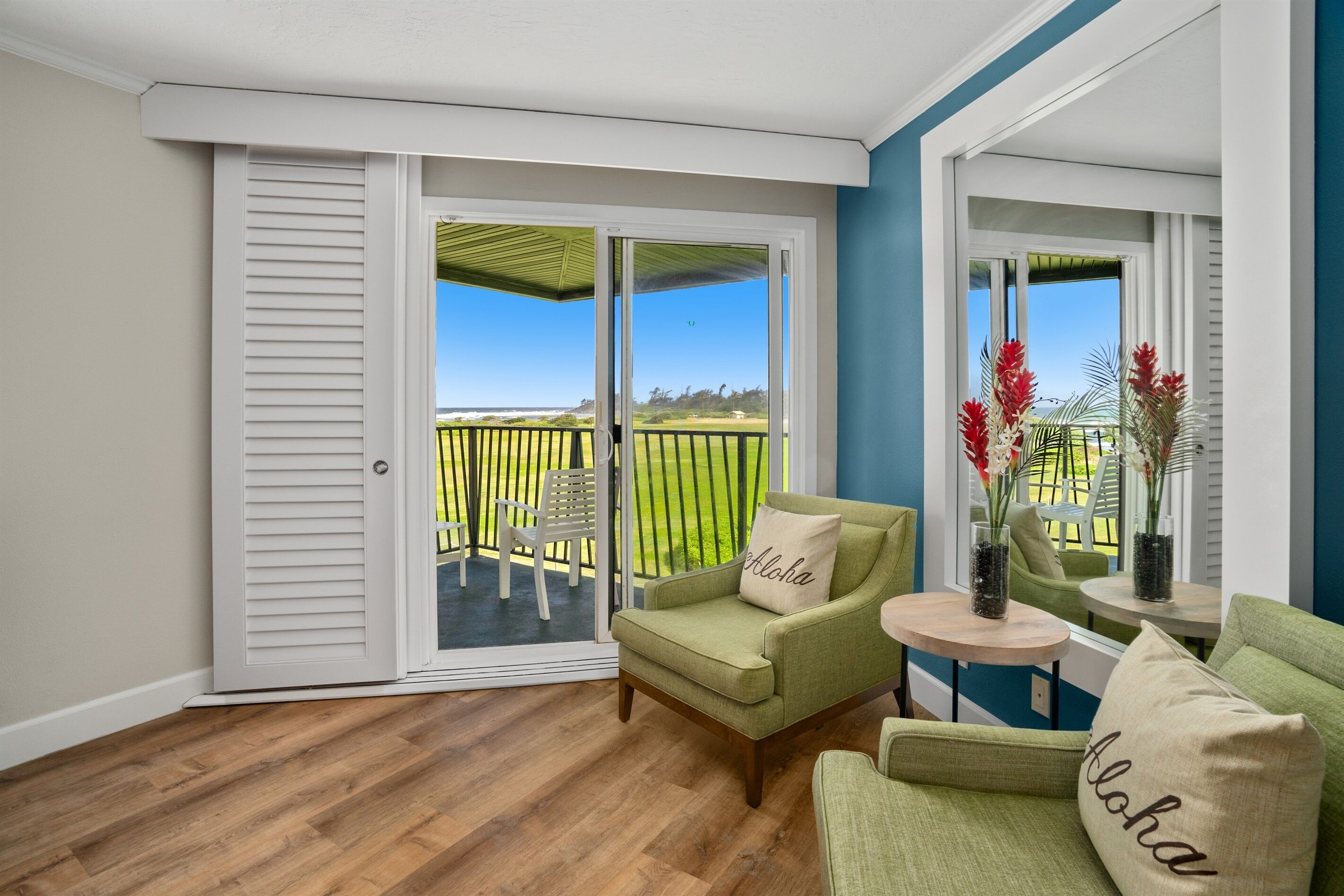 Oceanfront Top Floor - Pools, Hot Tub, Central Ac - Kauai, HI