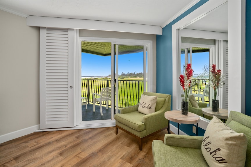 Oceanfront Top Floor - Pools, Hot Tub, Central Ac - Kauai, HI