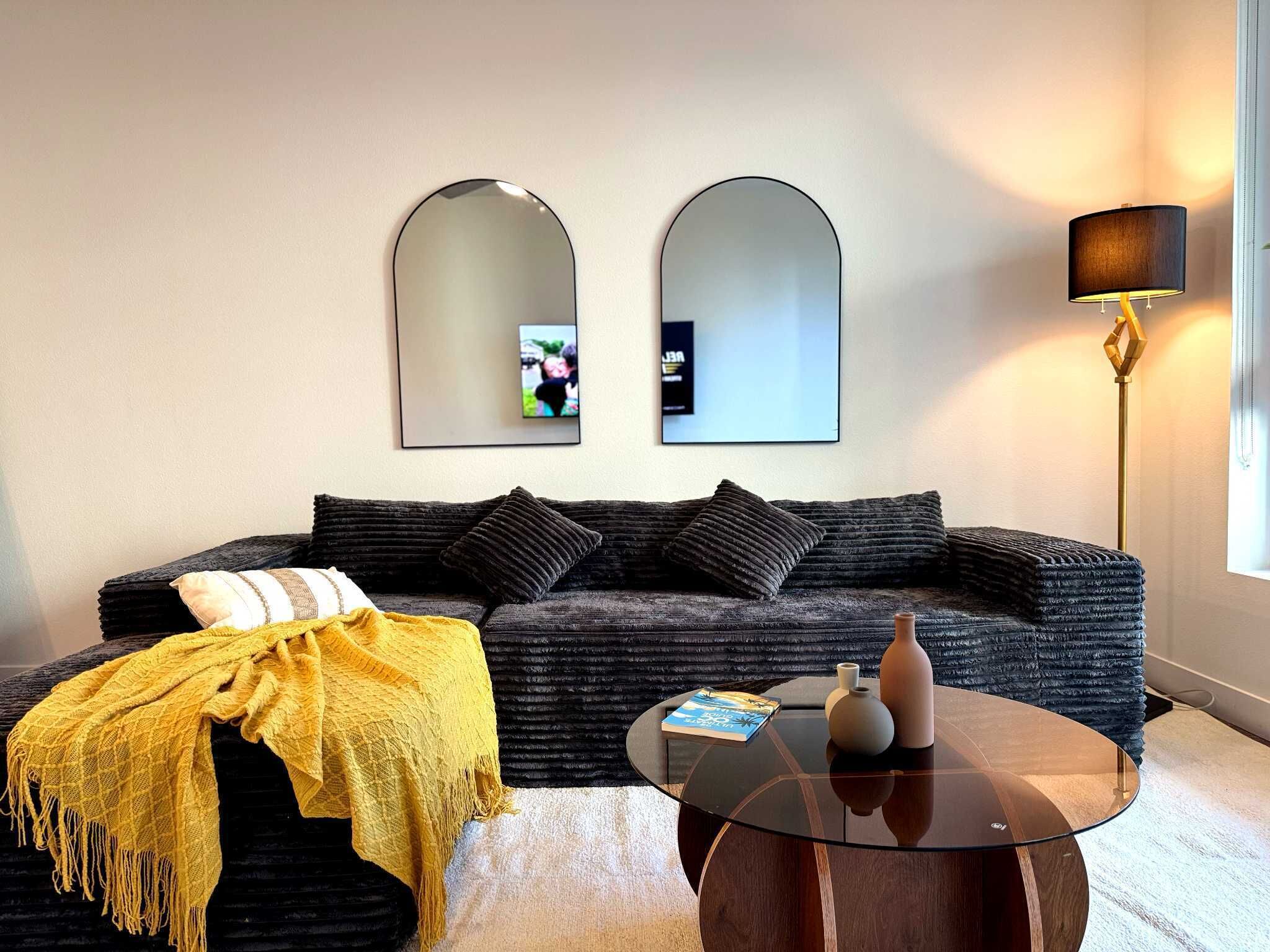 Bright Apt 10 Min From Disneyland With Pool & Gym - Irvine, CA