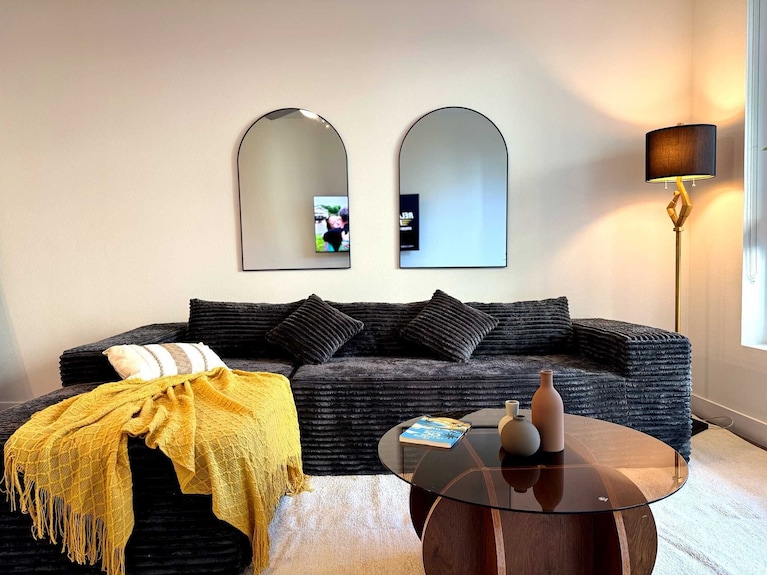 Bright Apt 10 Min From Disneyland With Pool & Gym - 塔斯廷