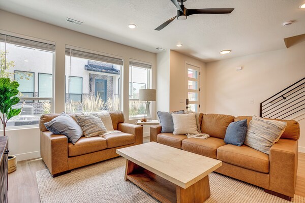 Hike & Ski: Townhome 8 Mi To Dtwn Ogden! - Syracuse, UT