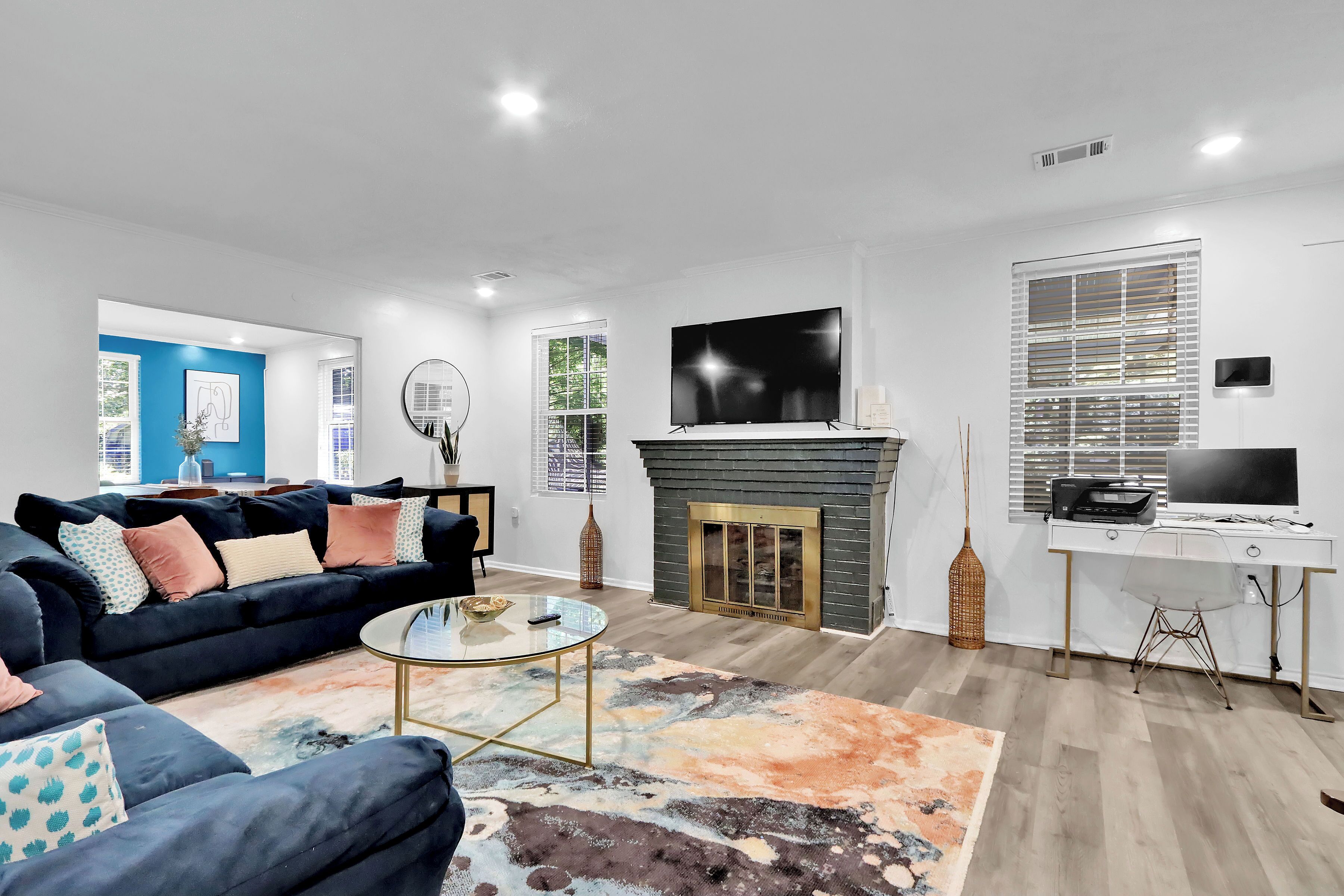 Large Retreat With Hot Tub + Big Yard, Sleeps 16! - Macon, GA