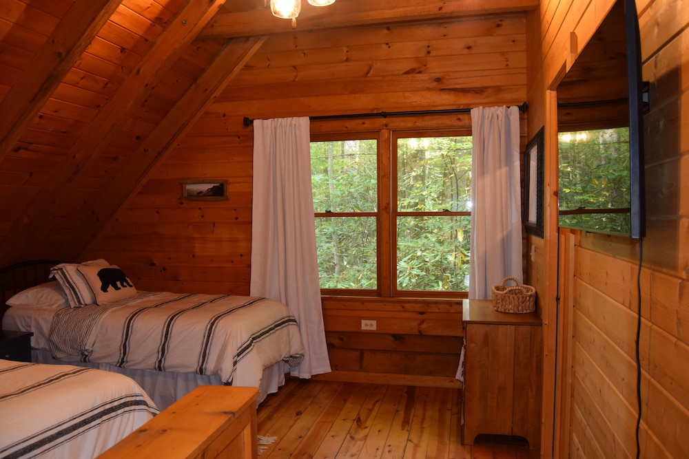 New Listing! Rustic Cabin in the Laurels, in town, pet-friendly ...