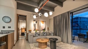 Apartamento Elite em Condomínio Fechado, 2 quartos, Vista para a cidade | Sala de estar