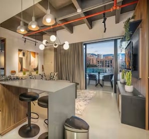 Apartamento Elite em Condomínio Fechado, 2 quartos, Vista para a cidade | Cozinha privada