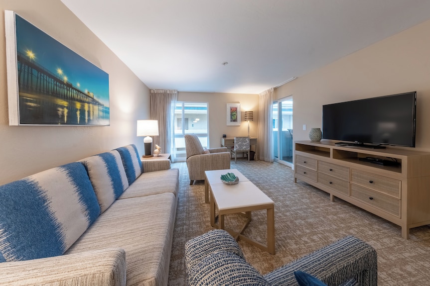 3 Units W/kitchen | Steps To Pacific Beach - Oceanside, CA