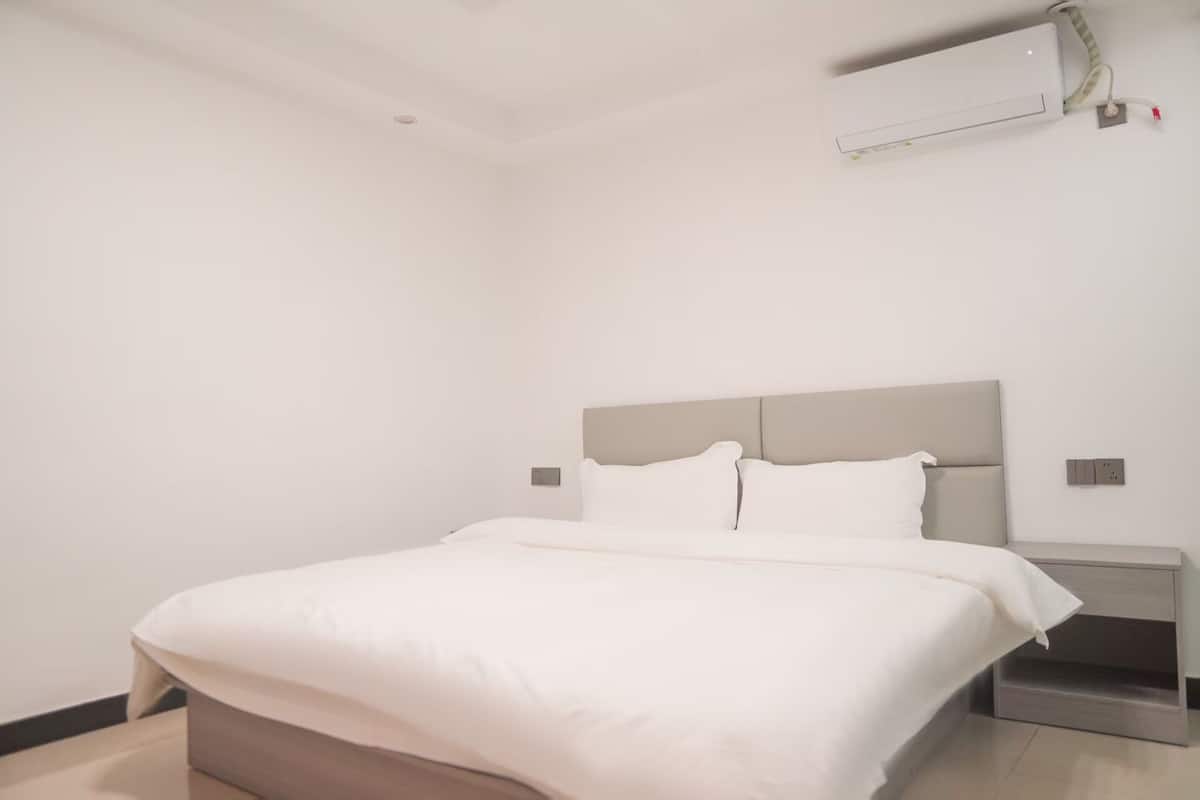 Quarto casal ou duplo standard, aceita animais de estimação, vista para a montanha | Roupas de cama premium, edredons de pluma, camas com colchões pillow-top