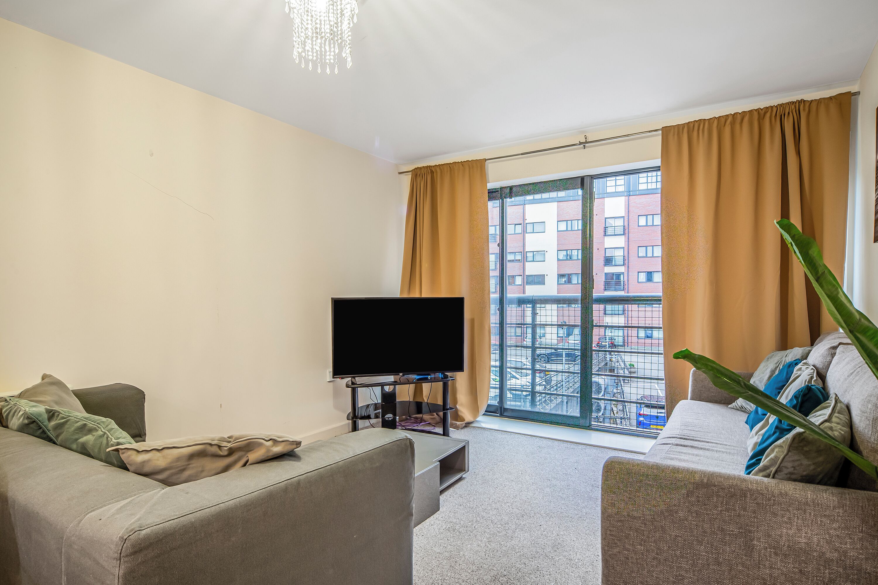 Spacious 2-bedroom Flat In Birmingham  Long-term Stays Welcome - Birmingham