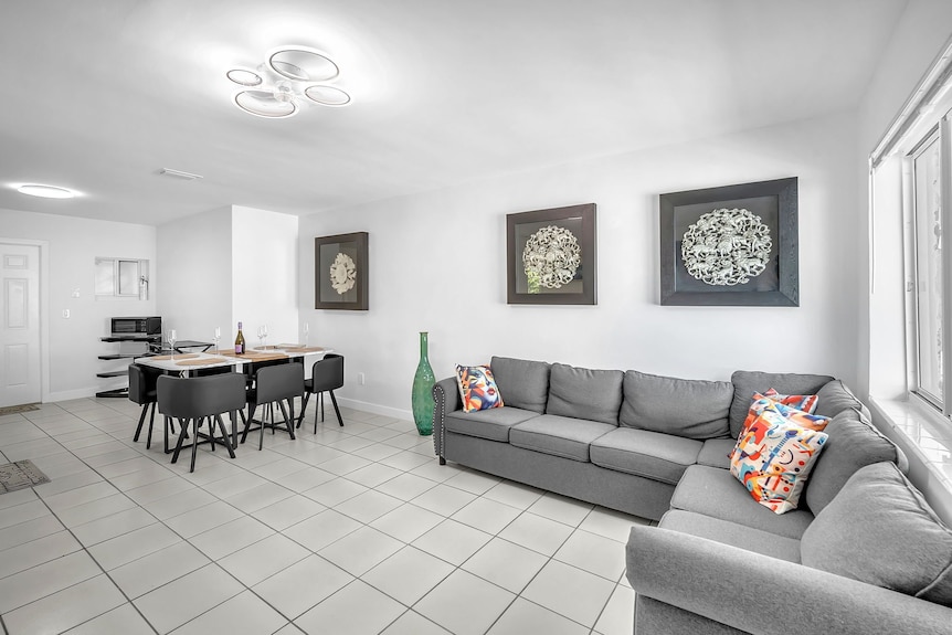 Bright Miami Escape Near Attractions - Doral, FL