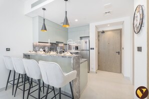 Apartamento de Luxo, varanda, Vista para a cidade | Refeições no quarto