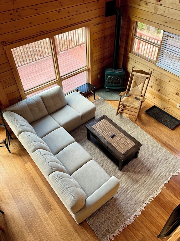 Waterfront Cabin With Private Beach In Bar Harbor. Minutes From Acadia National Park & Downtown Bar Harbor. Newly Furnished 3-bedroom, Two Baths With Game Room, Outdoor Grill And Fire-pit. - Acadia National Park